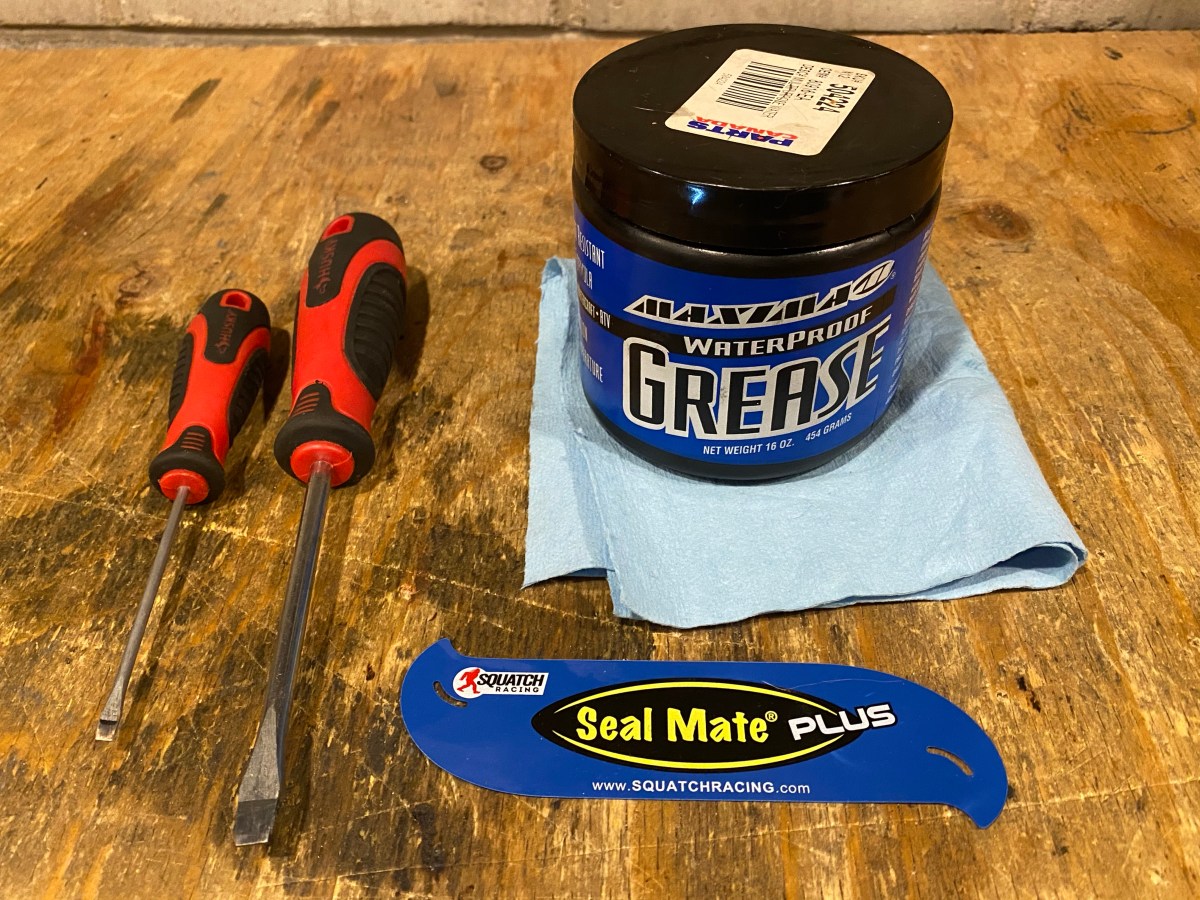 Leaking Fork Seal Fix: Seal Mate Plus Review / How To – Chance Moto